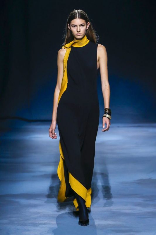 Модный гардероб для женщин 30 лет на лето 2024 + 40 фото